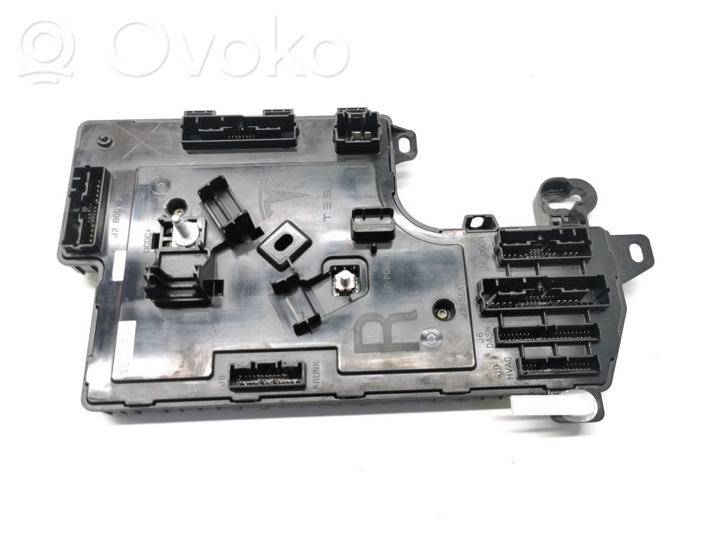 110034090H Tesla Model 3 Air suspension control unit module (rear), € ...