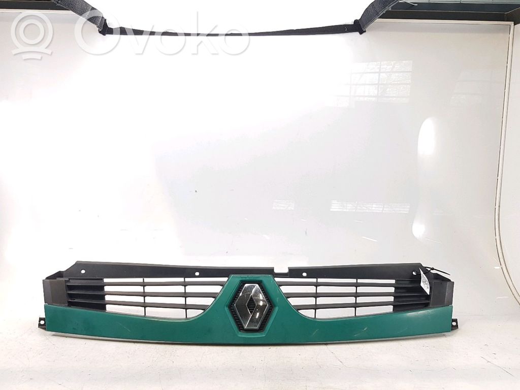 Renault Master II Front bumper upper radiator grill