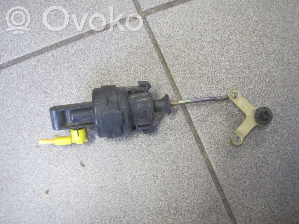 400139 Mercedes-Benz E W124 Keskuslukituksen alipainepumppu, 10,00 ...