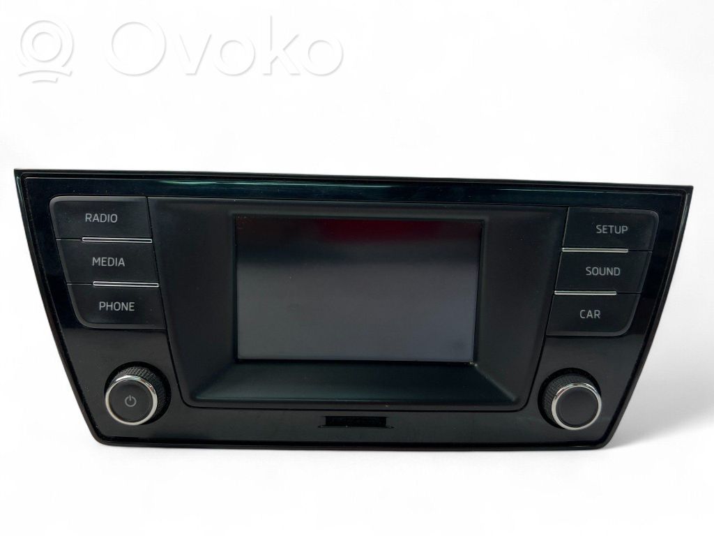 6V0035871B Skoda Fabia Mk3 (NJ) Radio/CD/DVD/GPS head unit, €82.35 | RRR