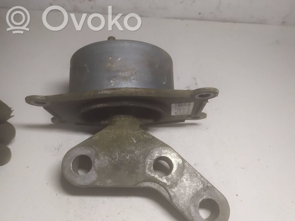 13159995 Opel Astra H Engine mount bracket, €29.18 | RRR