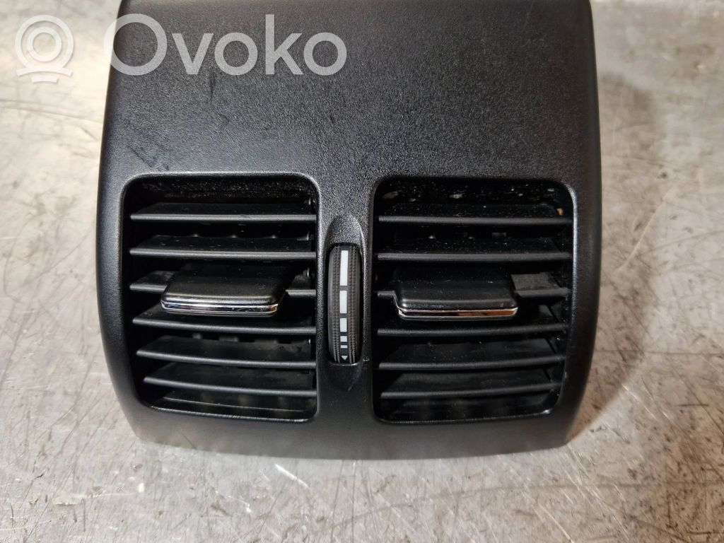A2048300954 Mercedes-Benz C W204 Grille d'aération arrière, 30,00 € | OVOKO