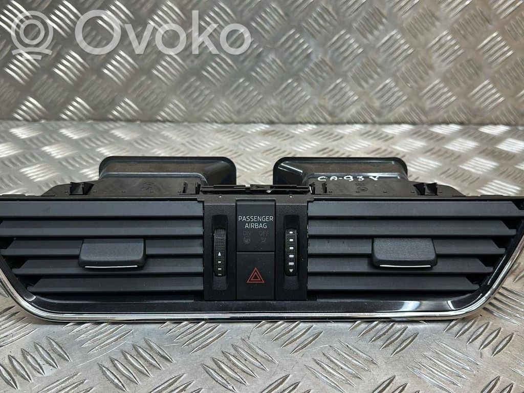 5E0820951D Skoda Octavia Mk3 (5E) Dash center air vent grill, €75.00 | RRR