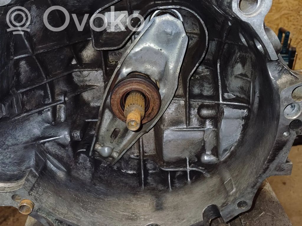 012301103T Volkswagen PASSAT B5 Manual 5 speed gearbox, €58.00 | RRR