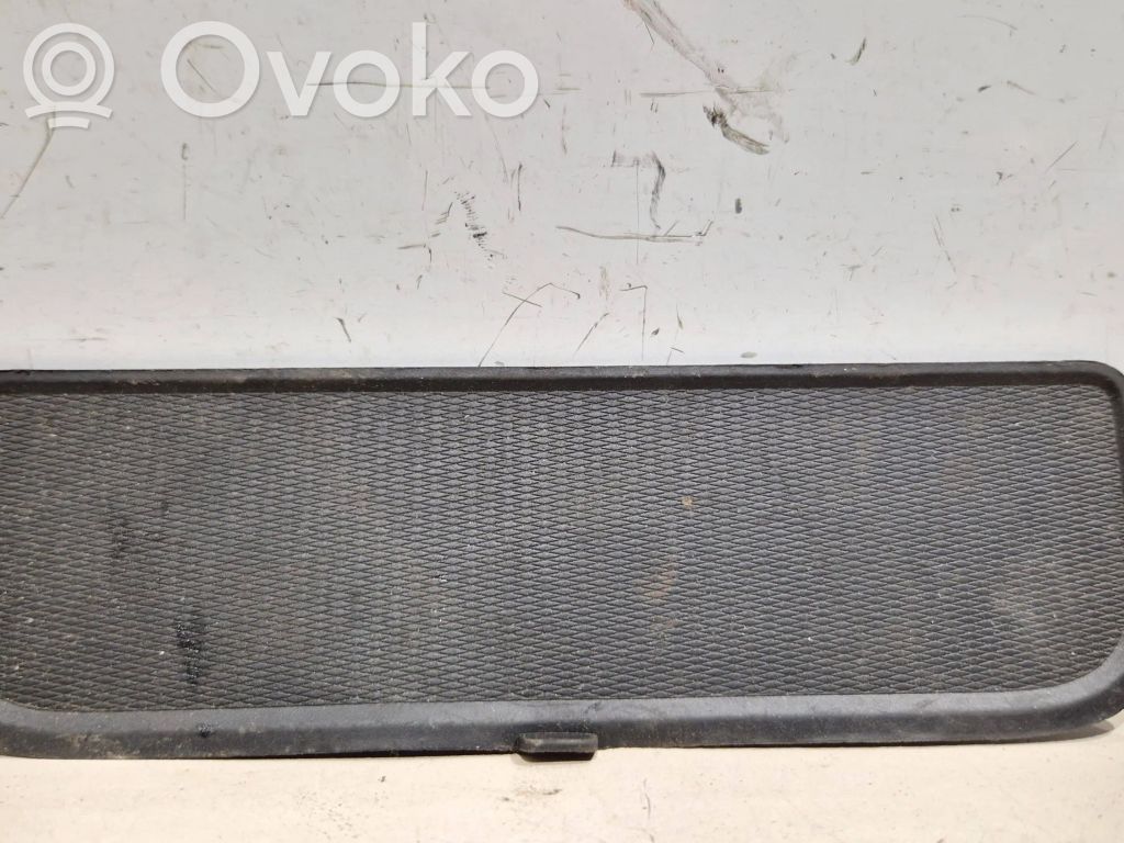 30715132 Volvo XC70 Paneelin laatikon/hyllyn pehmuste, 5,00 € | OVOKO
