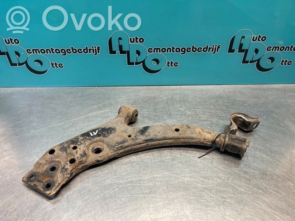 Toyota Starlet (P90) V Triangle bras de suspension inférieur avant, 24 ...
