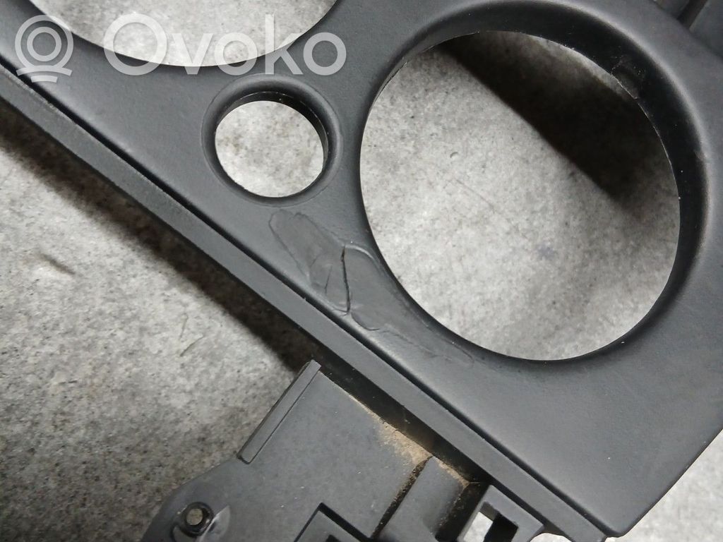 9614476177 Peugeot 306 Radio/GPS head unit trim, €48.00 | RRR