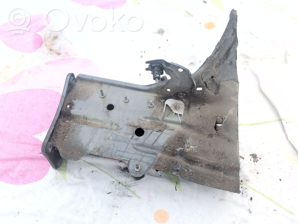 5Q0804181A Volkswagen PASSAT B8 Longeron support avant, 100,00 € | OVOKO