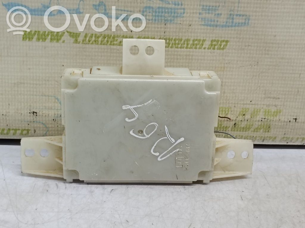 277605KJ0D Nissan Navara Kit système audio, 120,00 € | OVOKO