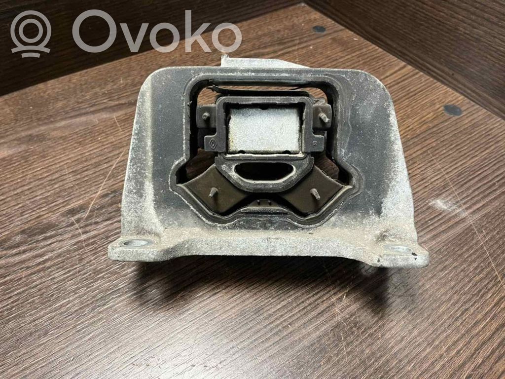 112108180R Renault Master III Engine mount bracket, €67.72 | RRR
