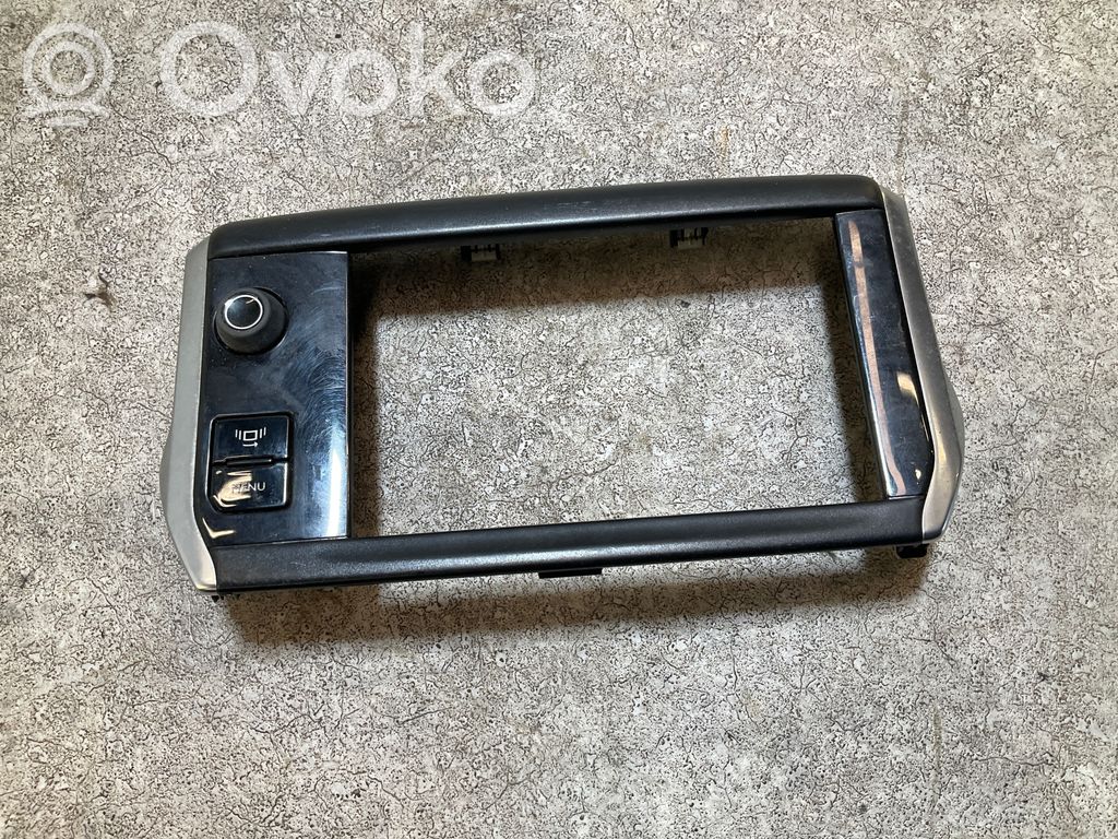 Peugeot 2008 I Radio/GPS head unit trim, €10.00 | RRR