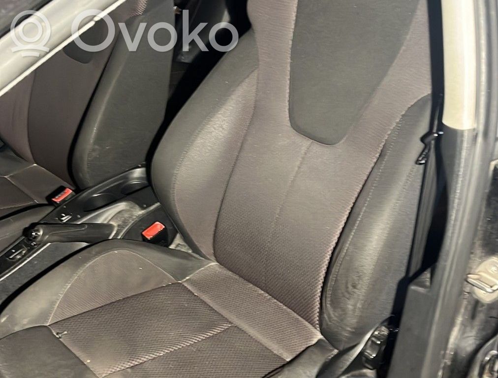 1P0881405RYHH Seat Leon (1P) Etumatkustajan istuin, 83,00 € | OVOKO