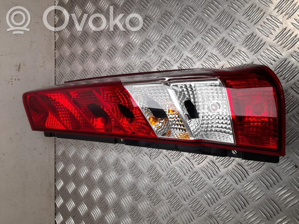 5801523221 Iveco Daily 6th gen Feux arrière / postérieurs, 100,00 € | OVOKO