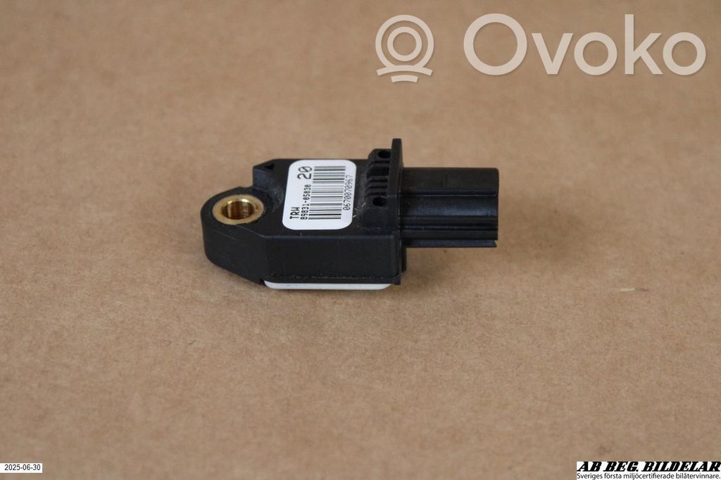 8983105030 Toyota Avensis T270 Airbag deployment crash/impact sensor, € ...