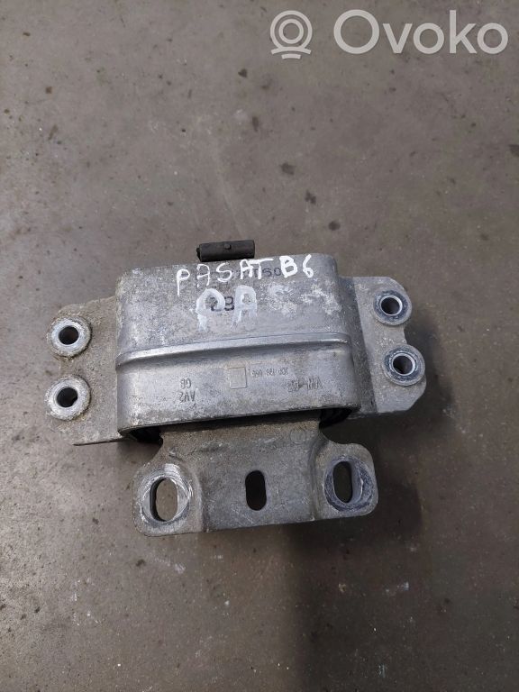 3c0199555 Volkswagen PASSAT B6 Engine mount bracket, €10.00 | RRR