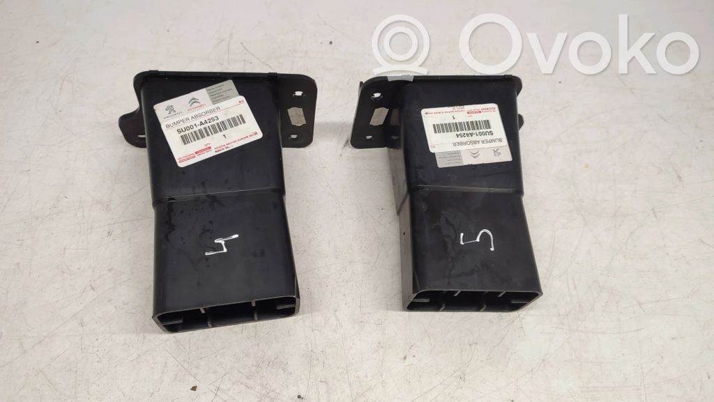 9811839877 Toyota Proace Front bumper mounting bracket, €99.00 | RRR