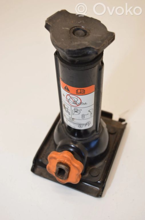 3C3A-17080-AA Ford Excursion Tunkki, 48,68 € | OVOKO