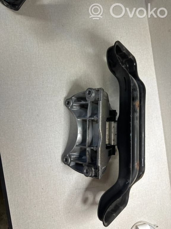 A2052403300 Mercedes-Benz C W205 Gearbox mounting bracket, €9.98 | RRR