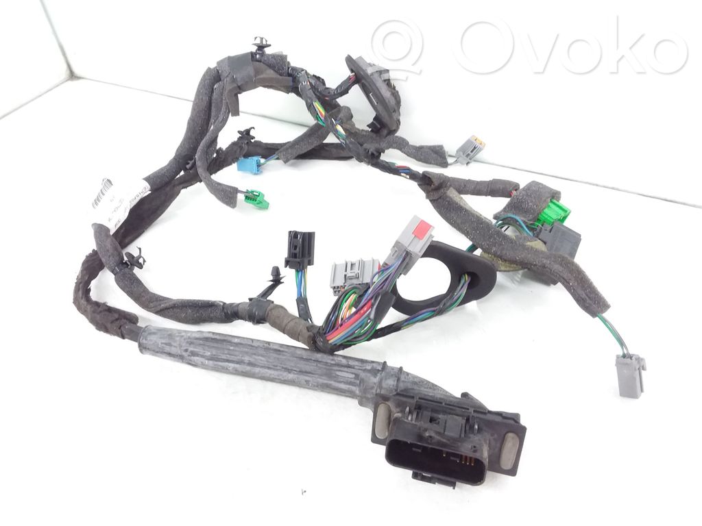 30773664 Volvo XC70 Front door wiring loom, €40.00 | RRR