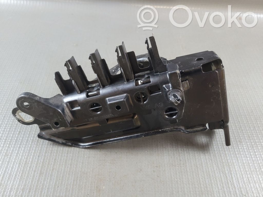 10A803713 Audi Q4 e-tron Headlight/headlamp mounting bracket, €20.00 | RRR