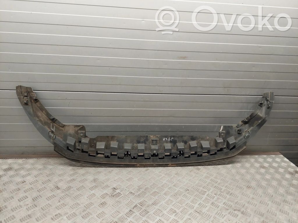 8V5807233 Audi A3 S3 8V Lame de pare-chocs avant, 35,00 € | OVOKO