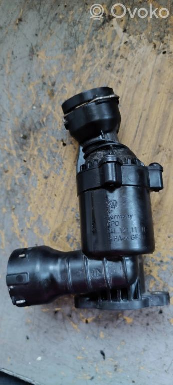 04L121111H Audi A6 C7 Thermostat/thermostat housing, €10.00 | RRR