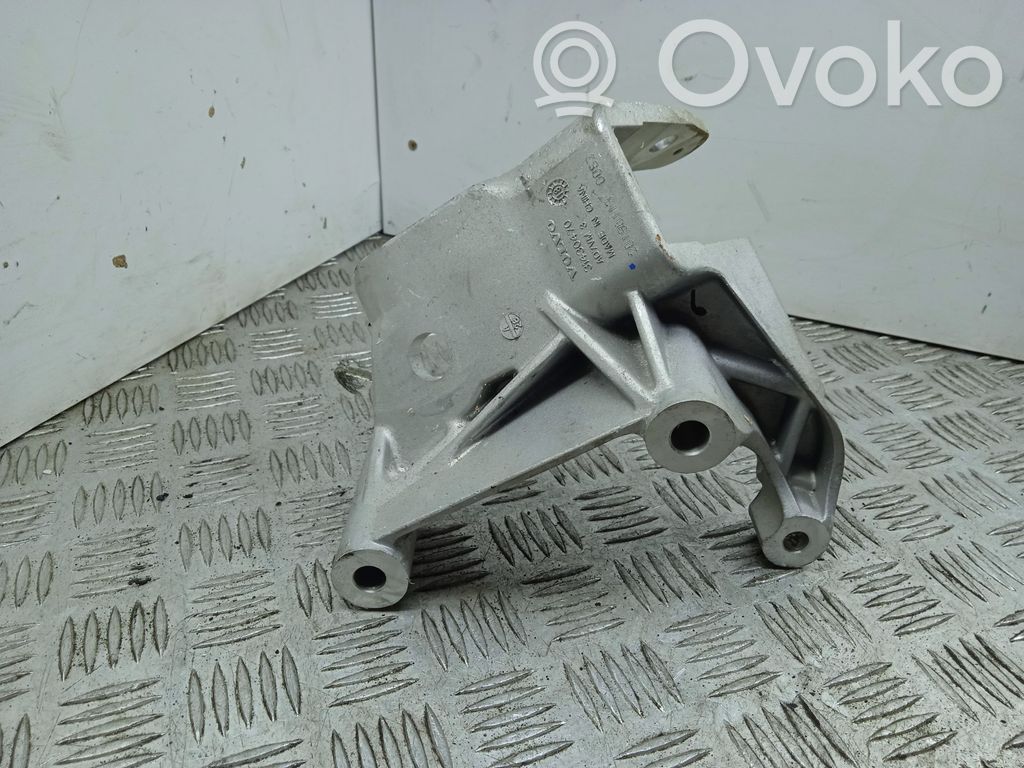 31430470 Volvo XC60 Engine mounting bracket, €16.00 | RRR