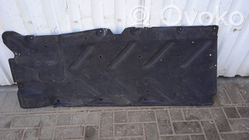 A2466840200 Mercedes-Benz GLA W156 Center/middle under tray cover, €50. ...