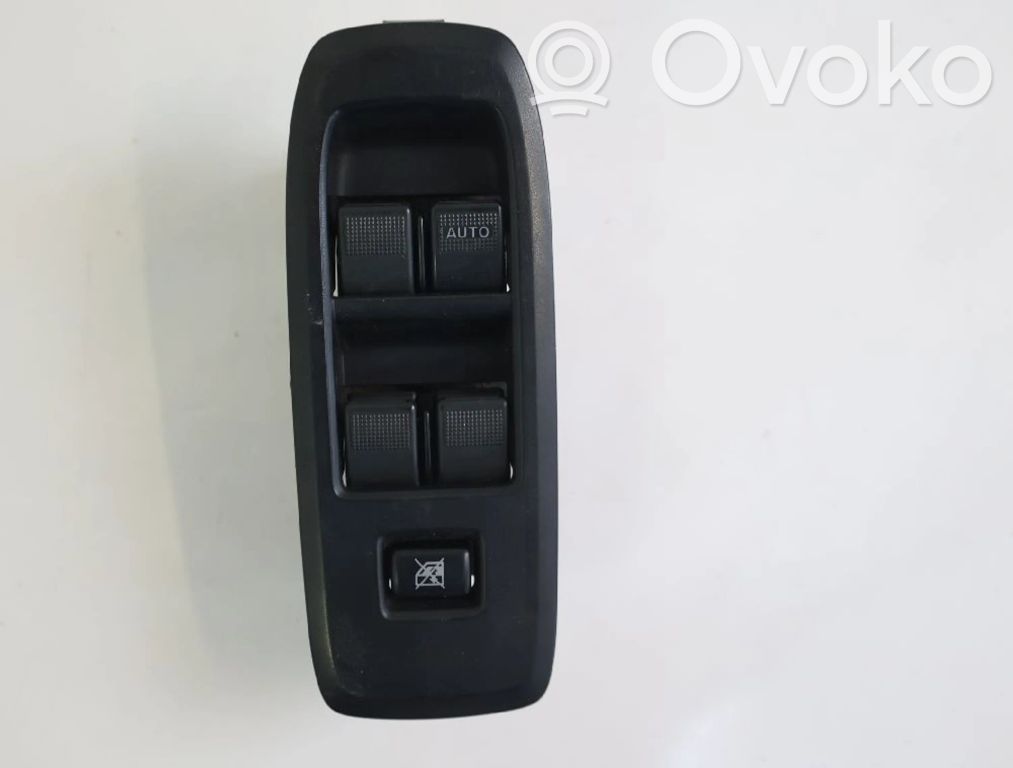 AB3914540AB Ford Ranger Electric window control switch, €49.00 | RRR