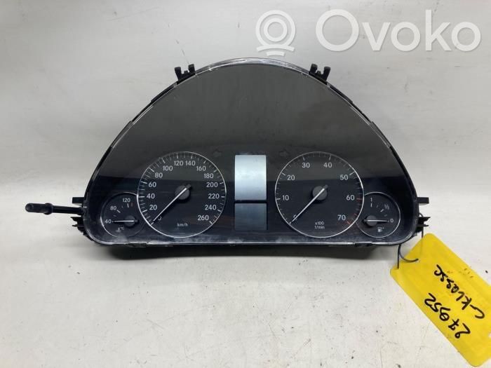 Mercedes-Benz C W203 Speedometer (instrument cluster), €145.20 | RRR