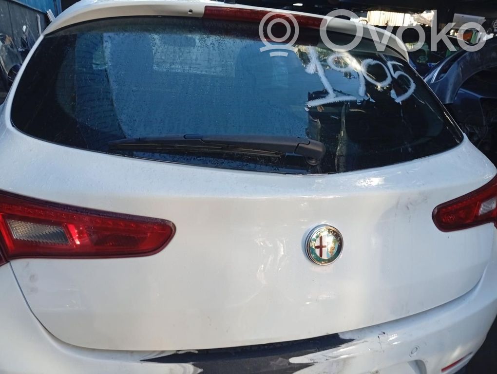 Alfa Romeo Giulia Tailgate/trunk/boot lid, €336.32 | RRR