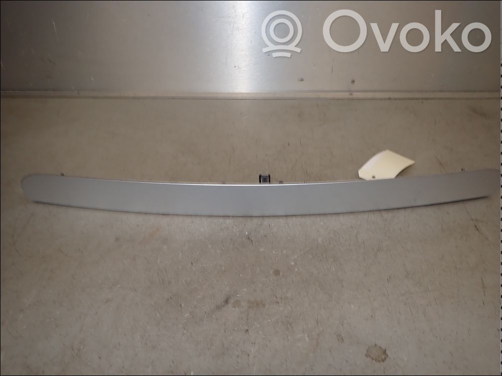 8726T4 Peugeot 207 Tailgate interior release/open handle, €30.00 | RRR