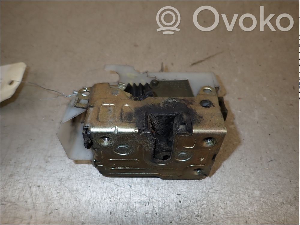 7701469940 Renault Clio II Galinių durų spyna, 30,00 € | RRR