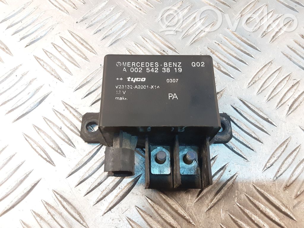 A0025423819 Mercedes-Benz E W211 Relais de charge, 20,00 € | OVOKO