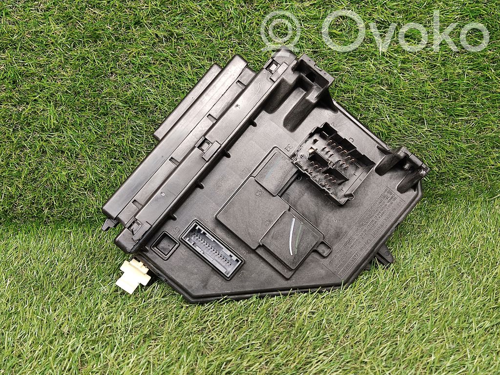 8L2T14B476AG Ford Explorer Power management control unit, €39.00 | RRR