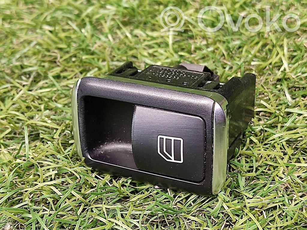 A2049058102 Mercedes-Benz C W204 Interrupteur commade lève-vitre, 10,00 ...