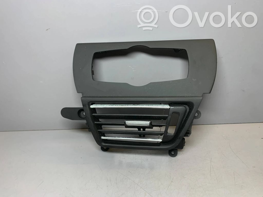64229197484 BMW M6 Garniture, panneau de grille d'aération latérale, 60 ...