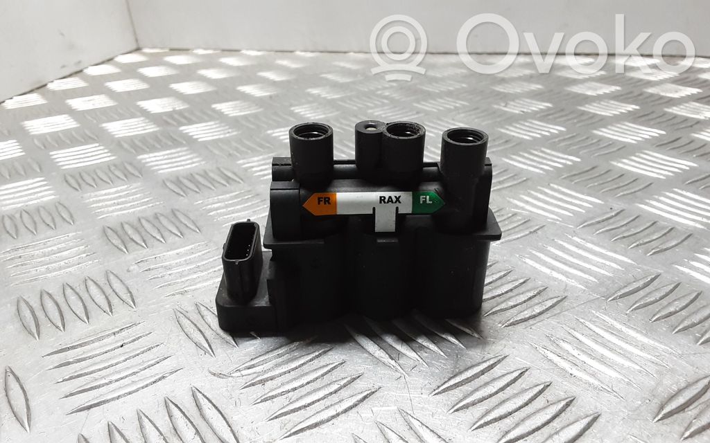 CPLA5B710AB Land Rover Range Rover L405 Air suspension valve block, €70 ...
