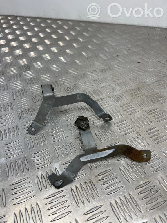 A2055240640 Mercedes-Benz E W213 Front bumper mounting bracket, €15.00 ...