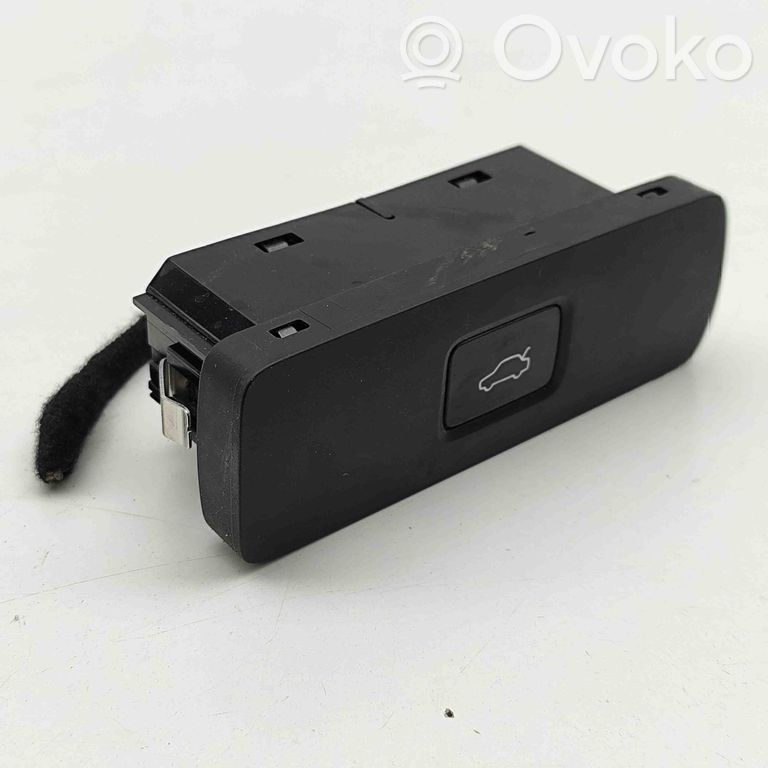 32350330 Polestar 2 Tailgate/boot open switch button, €9.00 | RRR