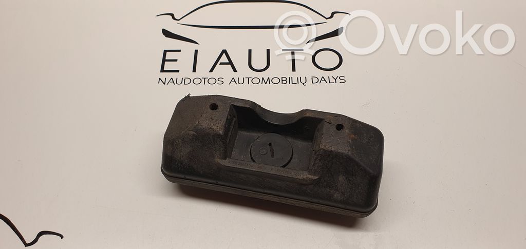 A0009986750 Mercedes-Benz E AMG W212 Kėlimo taškas/padas, 5,23 € | RRR