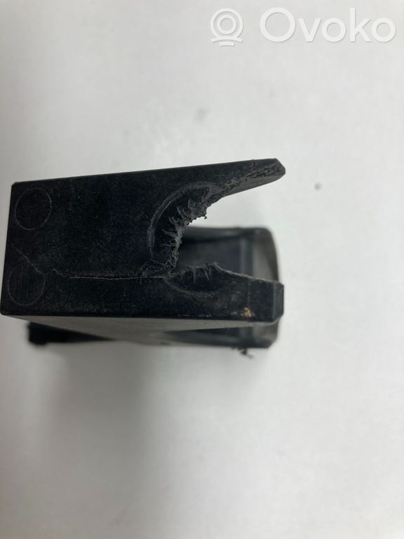 8R0807333A Audi Q5 SQ5 Front bumper mounting bracket, €13.00 | RRR