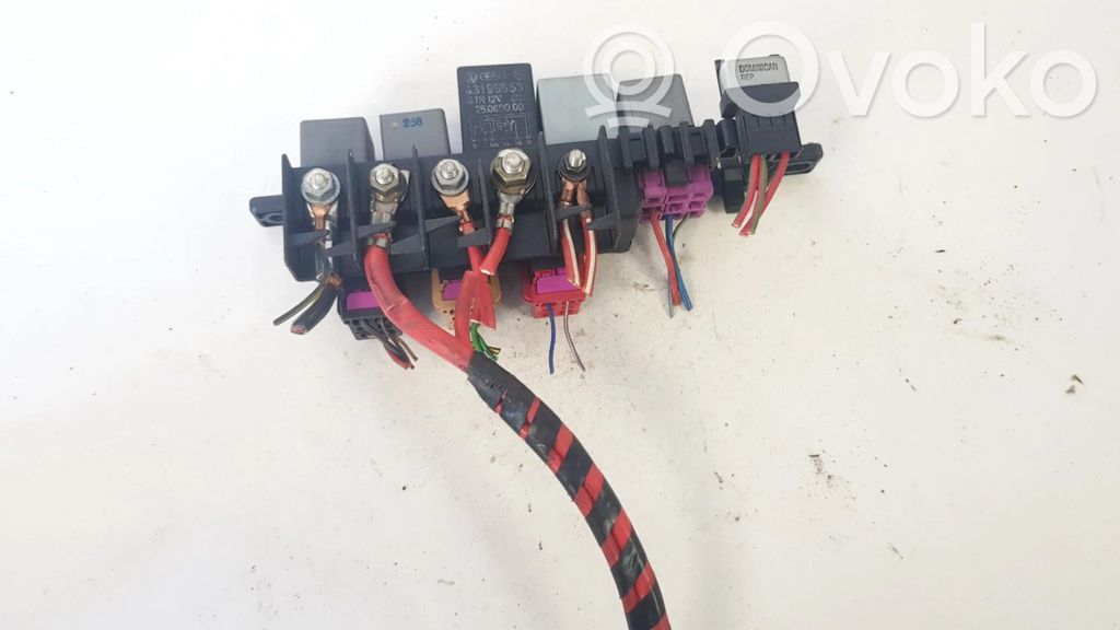 8l0941822 Audi A3 S3 8L Boîte à fusibles, 12,50 € | OVOKO