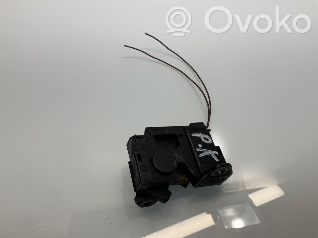 A2048800160 Mercedes-Benz C W204 Spyna variklio dangčio, 30,00 € | RRR