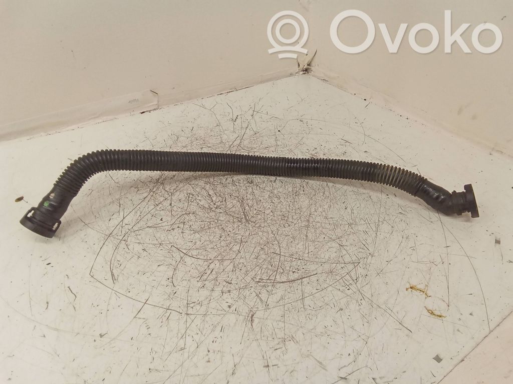 06E133817C Audi A6 S6 C6 4F Tuyau de reniflard, 20,00 € | OVOKO