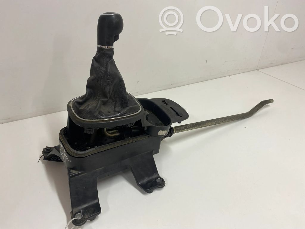 25776378T Opel Corsa D Gear shifter/selector, €41.65 | RRR
