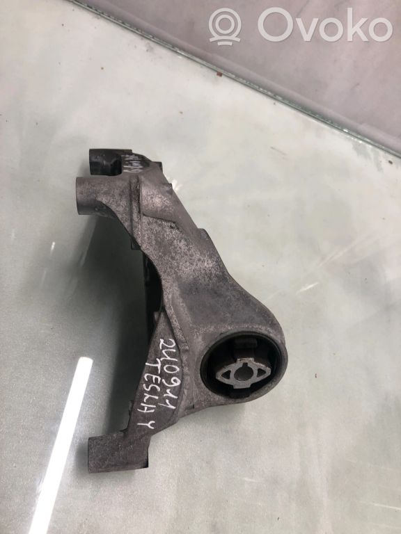 109327850B Tesla Model Y Engine mount bracket, €70.00 | RRR