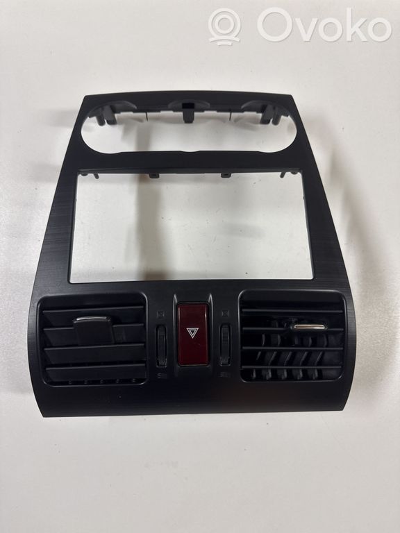 66065FJ000 Subaru Forester SJ Cadre, panneau d'unité radio / GPS, 30,00 ...