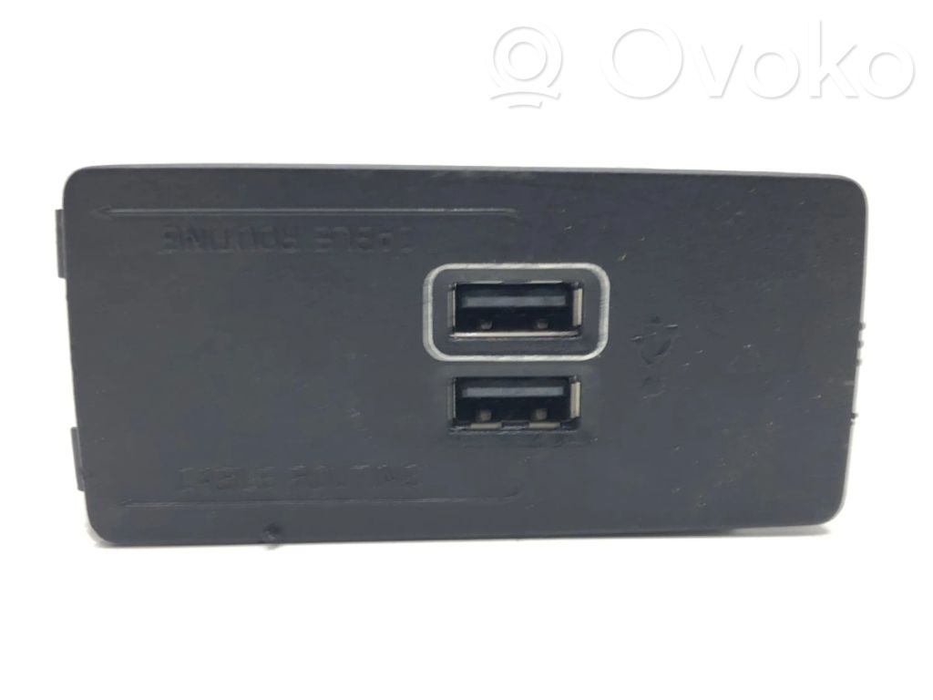 31407038 Volvo XC60 Connecteur/prise USB, 42,12 € | OVOKO