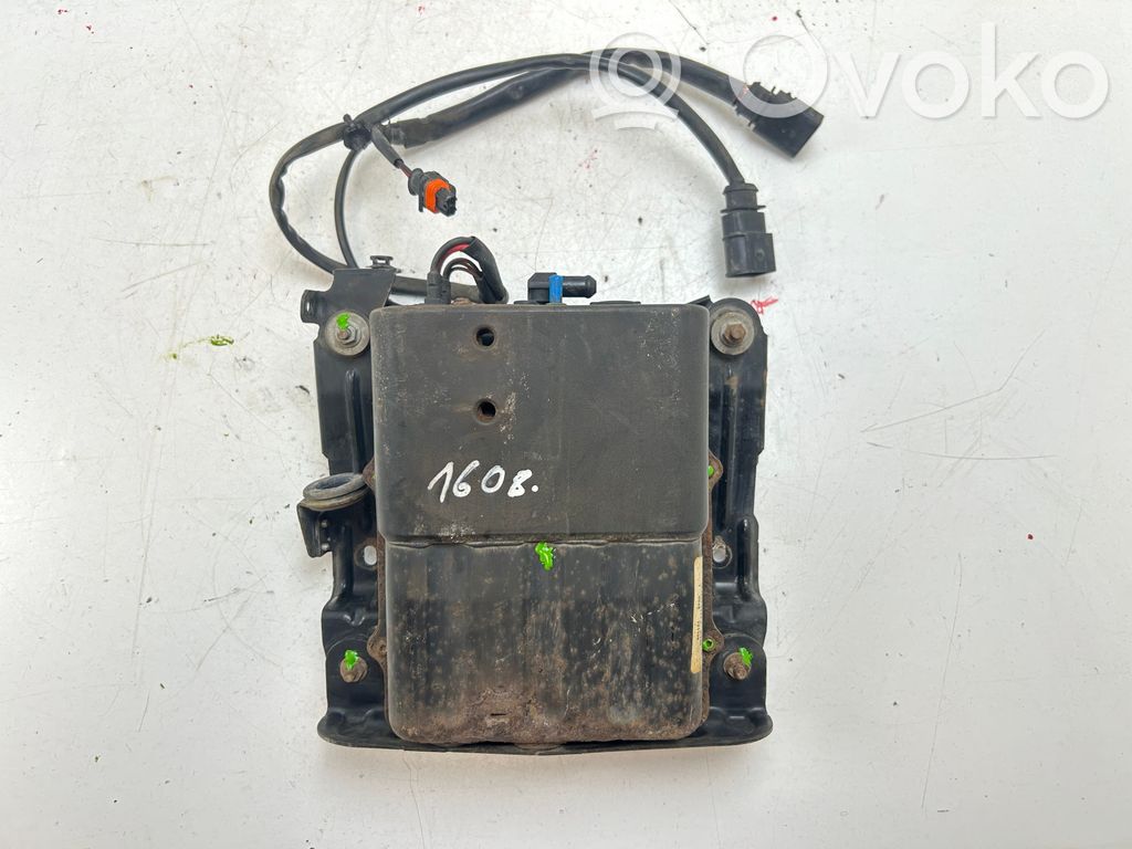 97035815110 Porsche Panamera (970) Ilmajousituksen kompressori, 840,00 ...